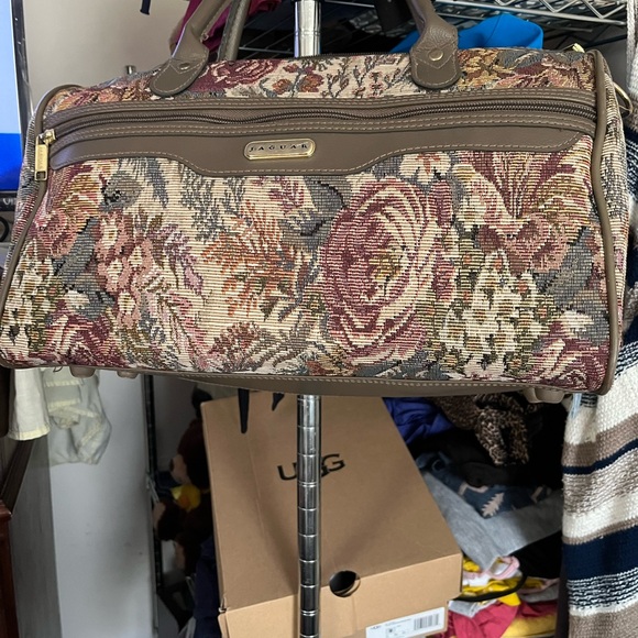 Jaguar | Bags | Vintage Floral Tapestry Weekend Bag Or Travel Bag It ...
